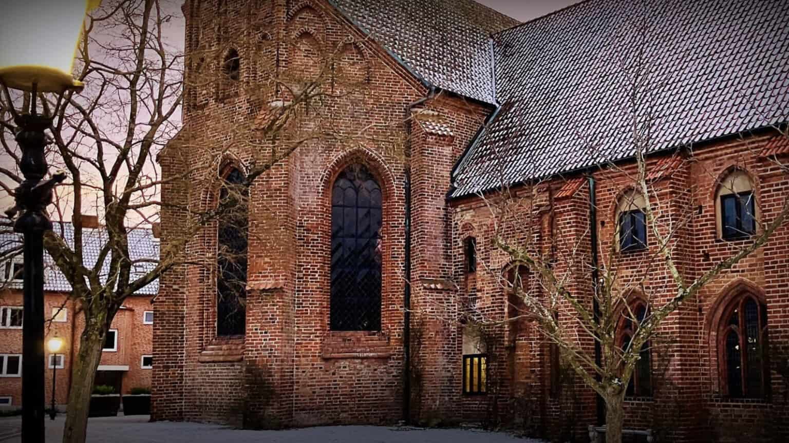 Kontroversiellt arkiv överlämnat till Sverige | Magasin K